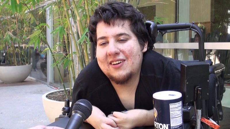 Brolylegs Bermain Street Fighter Hanya dengan Mulut