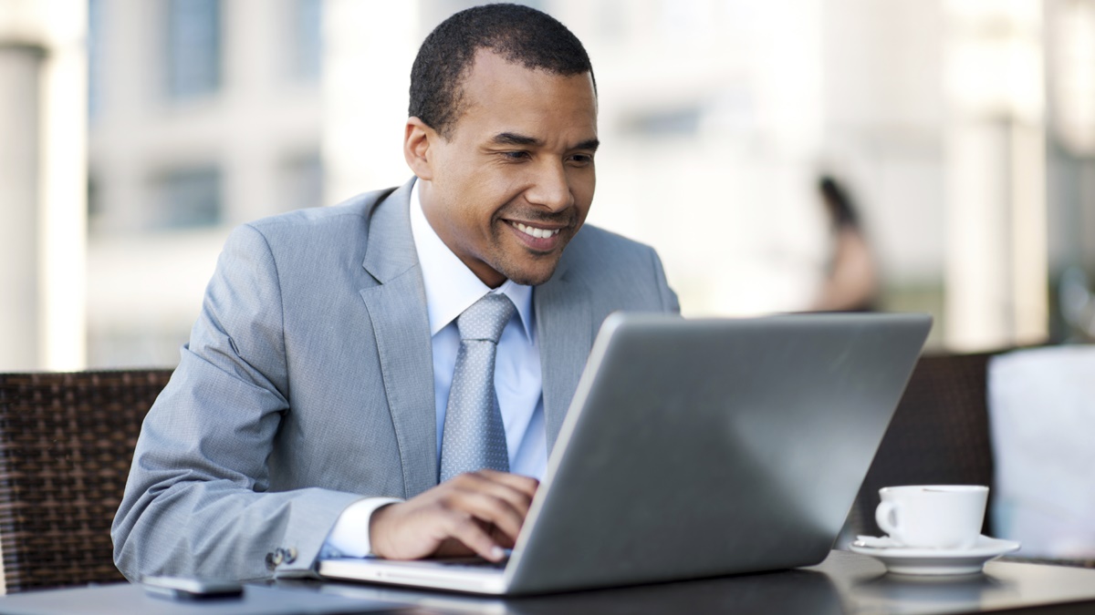 ASUS P2440 Laptop untuk Pebisnis dan Profesional