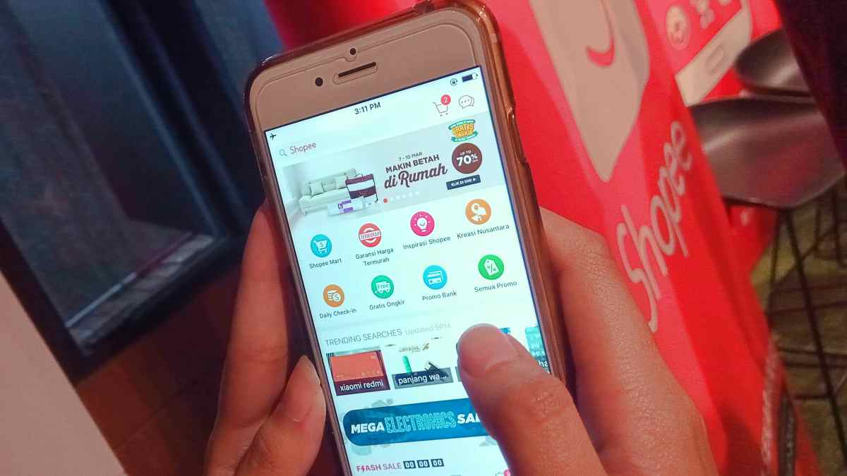 Smartphone vs PC: Karakteristik Penggunaannya di Ranah E-commerce