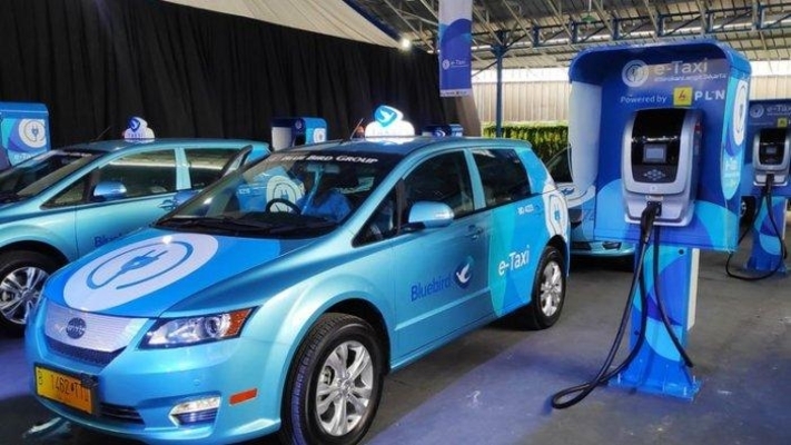Bluebird Pilih BYD Jadi Pemasok Utama EV untuk Armada Taksinya